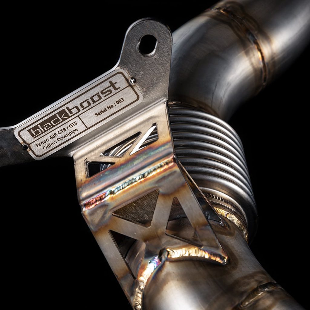FERRARI 488 GTB / SPIDER / PISTA CATLESS DOWNPIPE – BlackBoost – Europe